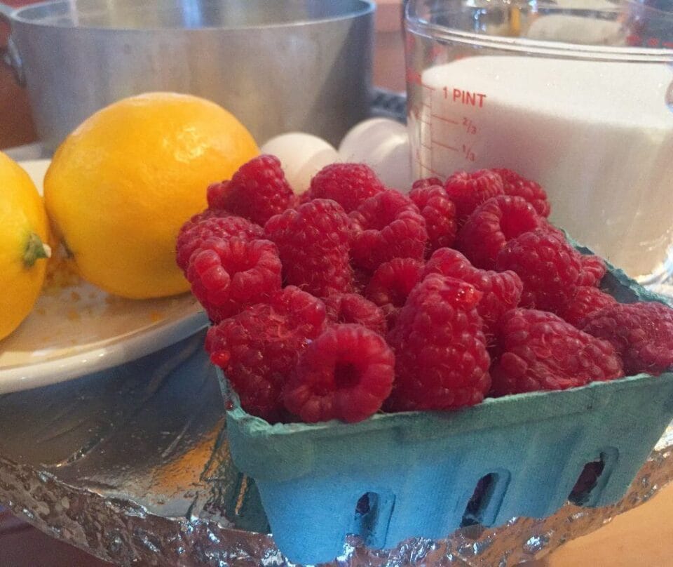 Delicious Raspberry Lemon Sour Cream Breakfast Cake Recipe